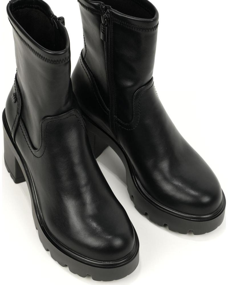 Botines-De-Mujer-MTNG-ZAPATOS-MUSTANG-C54820