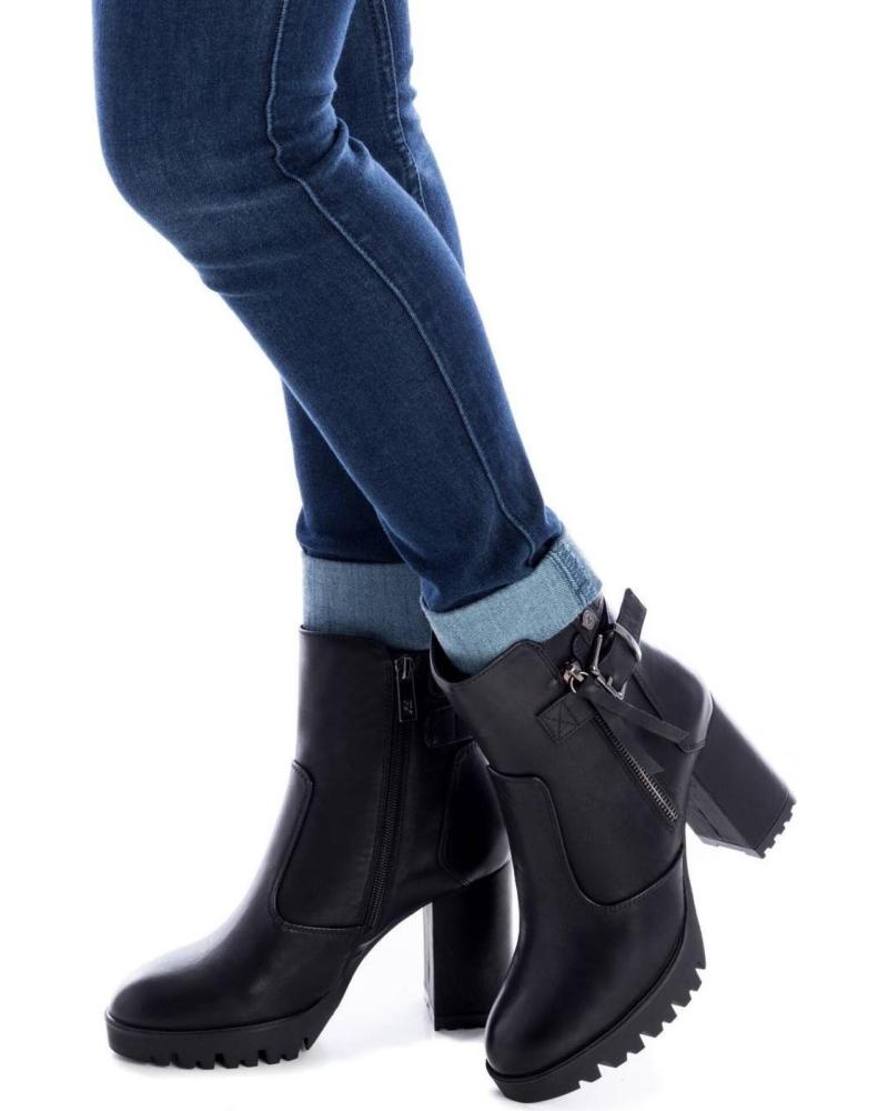 Botas-De-Mujer-XTI-140650-C-NEGRO